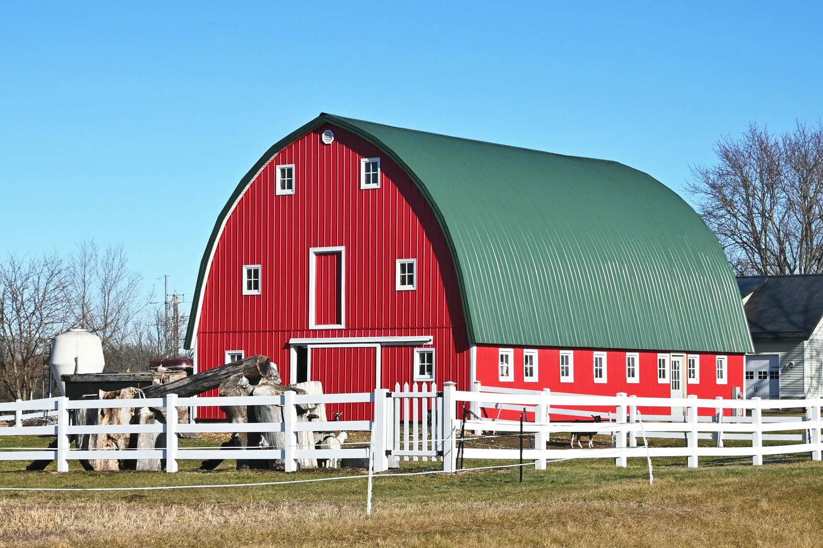 Why Choose Modern Metal Barn Designs for Homes? - Metal Building Outfitters